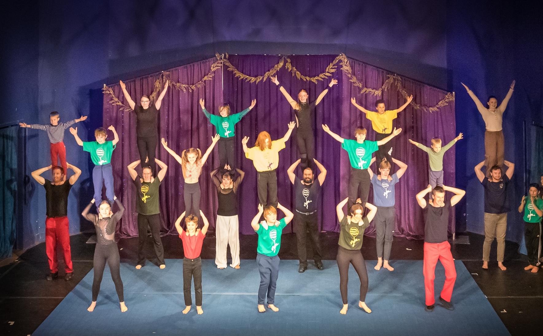 Flying Gravity showcases new and classic acts at annual 'Starburst ...